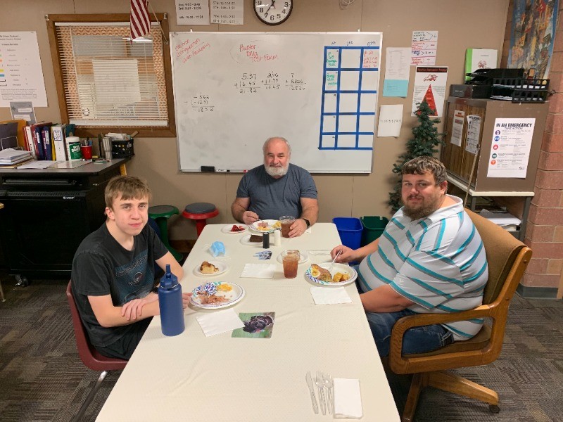 Diller-Odell - Independent Living Class Thanksgiving Meal
